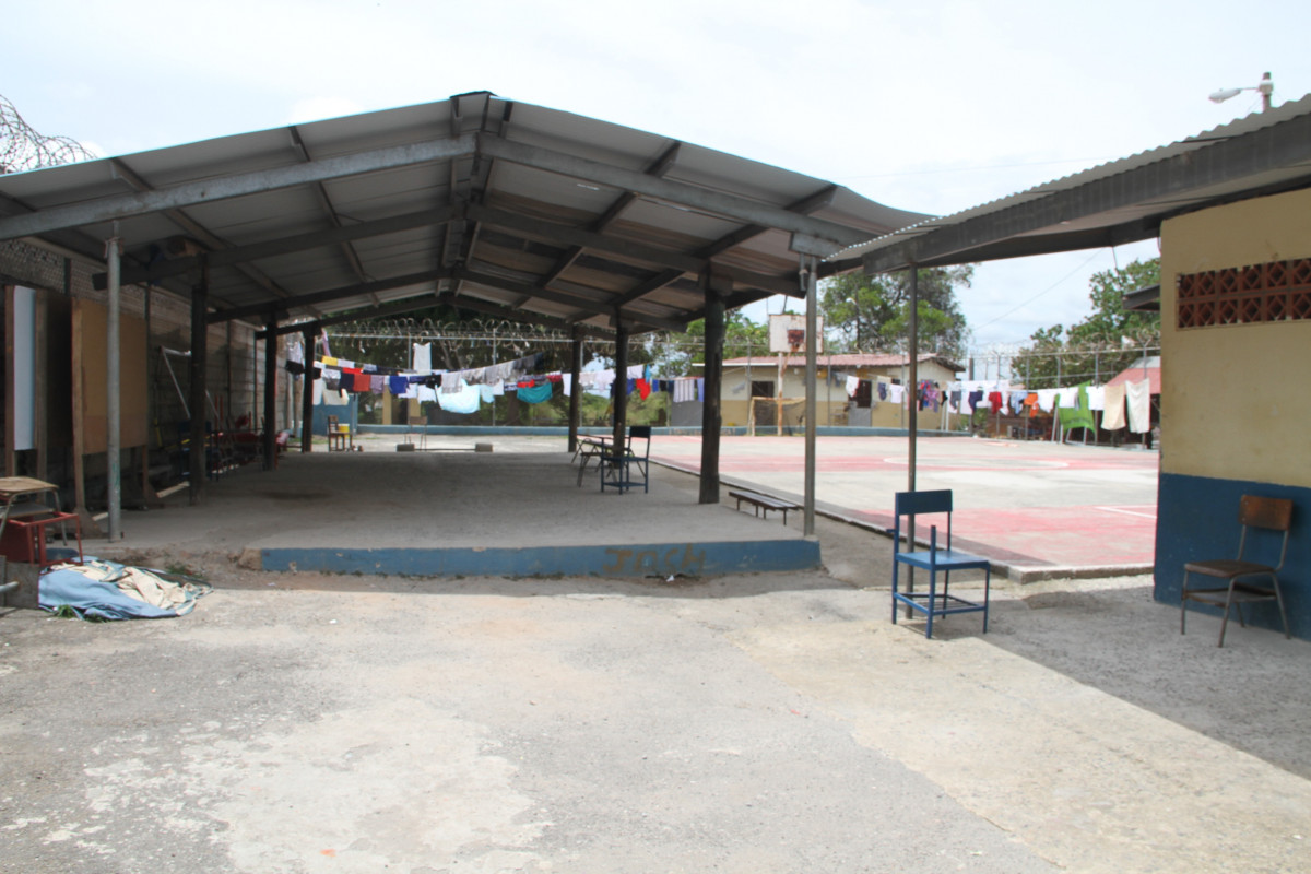 Por construcción de nueva losa, privados de libertad de Chitré son ...